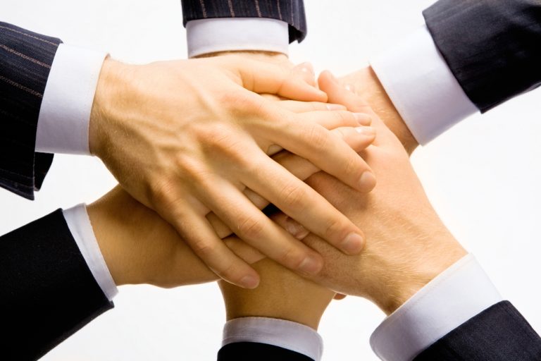 Team leader vs. Team player: The difference and why it matters ...